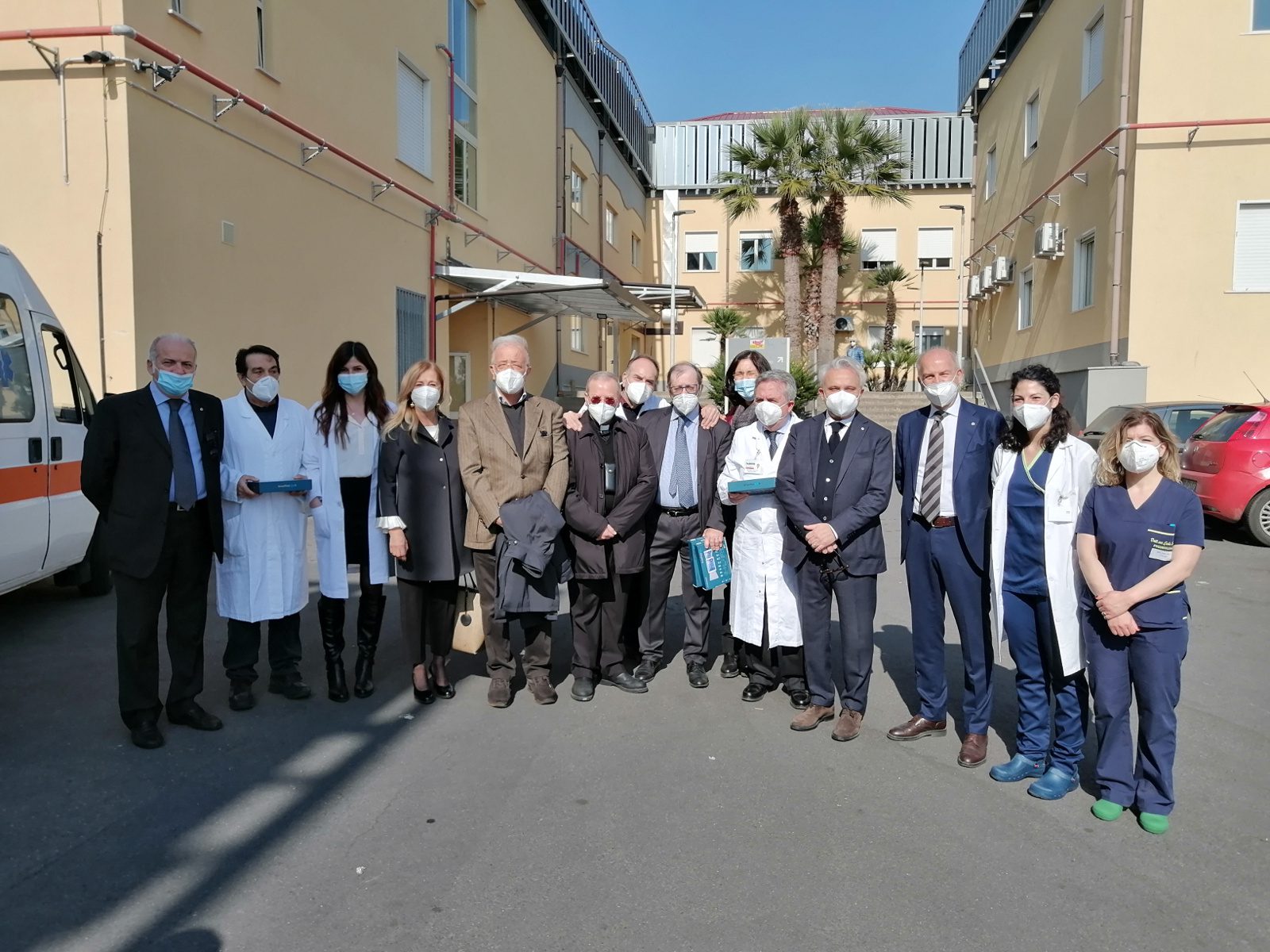 Catania, tablet ai malati di covid del ‘Cannizzaro’ dagli ex alunni del ...