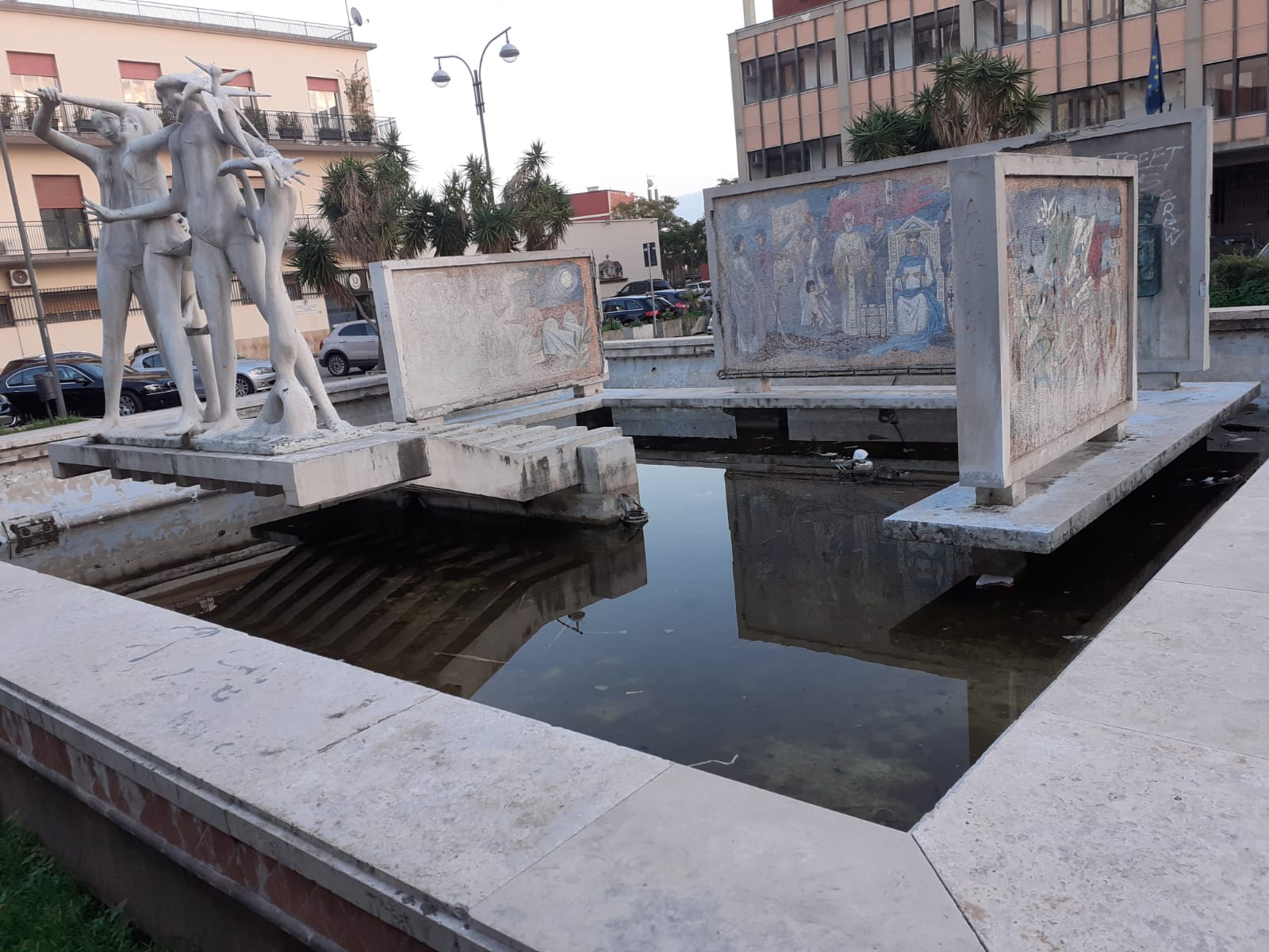 Paternò, l’amministrazione ‘riconfigura’ la fontana inaugurata da ... Paternò, l’amministrazione ‘riconfigura’ la fontana inaugurata da ...