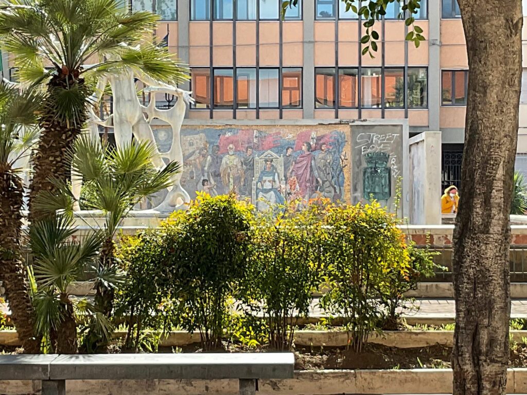 Paternò: “Giù le mani dalla fontana di Piazza della Regione”. Pd e ... Paternò: “Giù le mani dalla fontana di Piazza della Regione”. Pd e ...