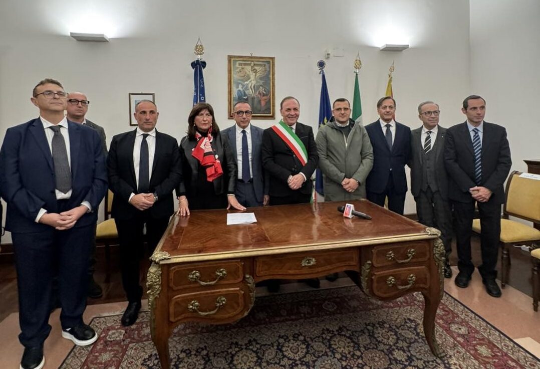Paternò, Naso presenta la nuova giunta: entrano Gulisano, Longo, Amato ...