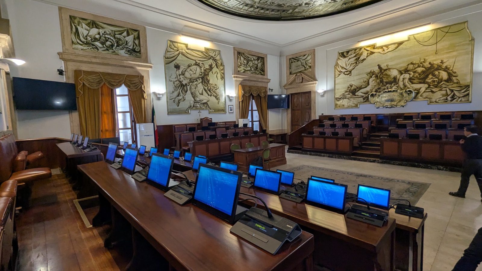 Catania, in Consiglio comunale arrivano i tablet: addio a documenti ...