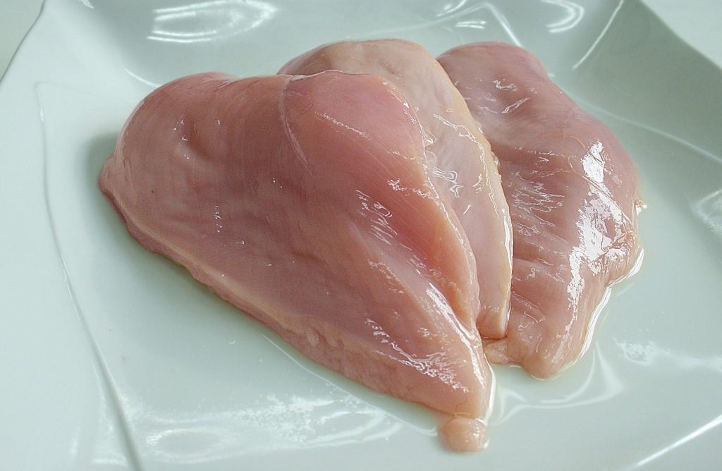 Catania, quattro petti di pollo e una fuga in auto: finisce male la ...